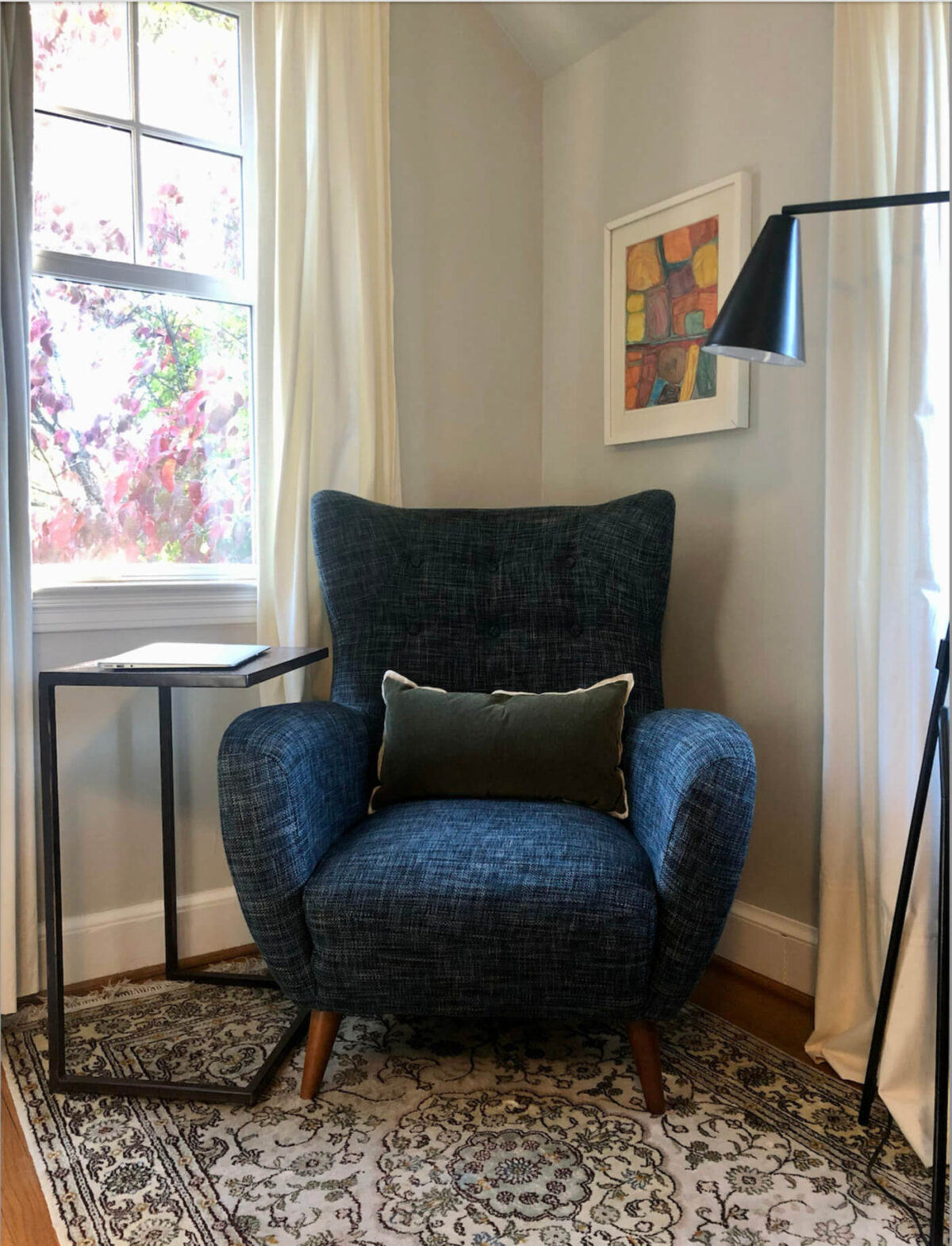 Multipurpose Furniture for Decorating Small Therapy Offices
